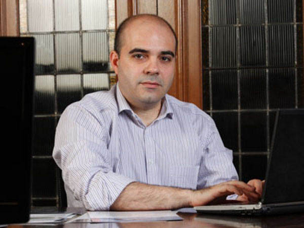El argentino ausente y los 10 Mandamientos de Peronia – Informador Público